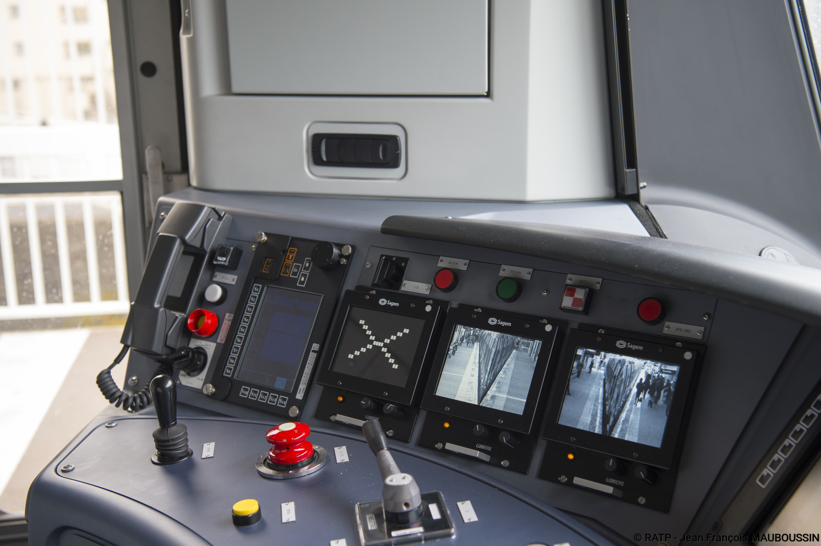 Le pilotage automatique jusqu'à Noisy—Champs : comment et pourquoi